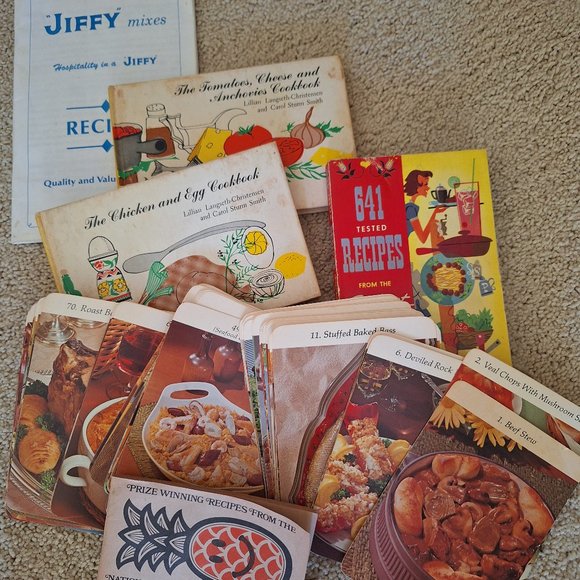 Kitchen | 1 Lotbundle Of Vintage Cooking Cards And Books | Poshmark